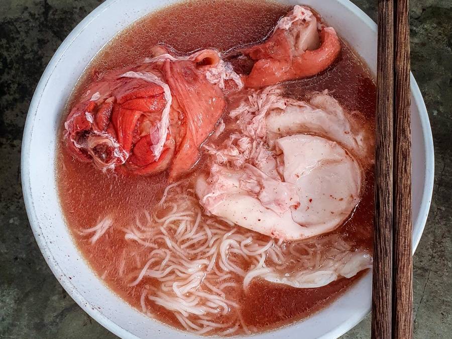 Ketelitian proses pembuatan wain merah Foochow: Usaha membuat wain ...